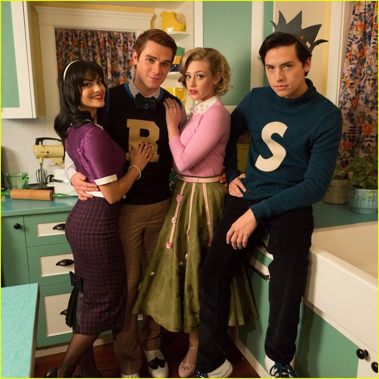 A Retro 'Riverdale' Scene Was Cut From Season Two | Photo 1130695 ...