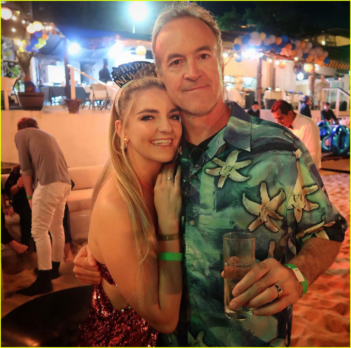 Rydel Lynch & Ellington Ratliff Have Real Life 'Tangled' Moment For New ...