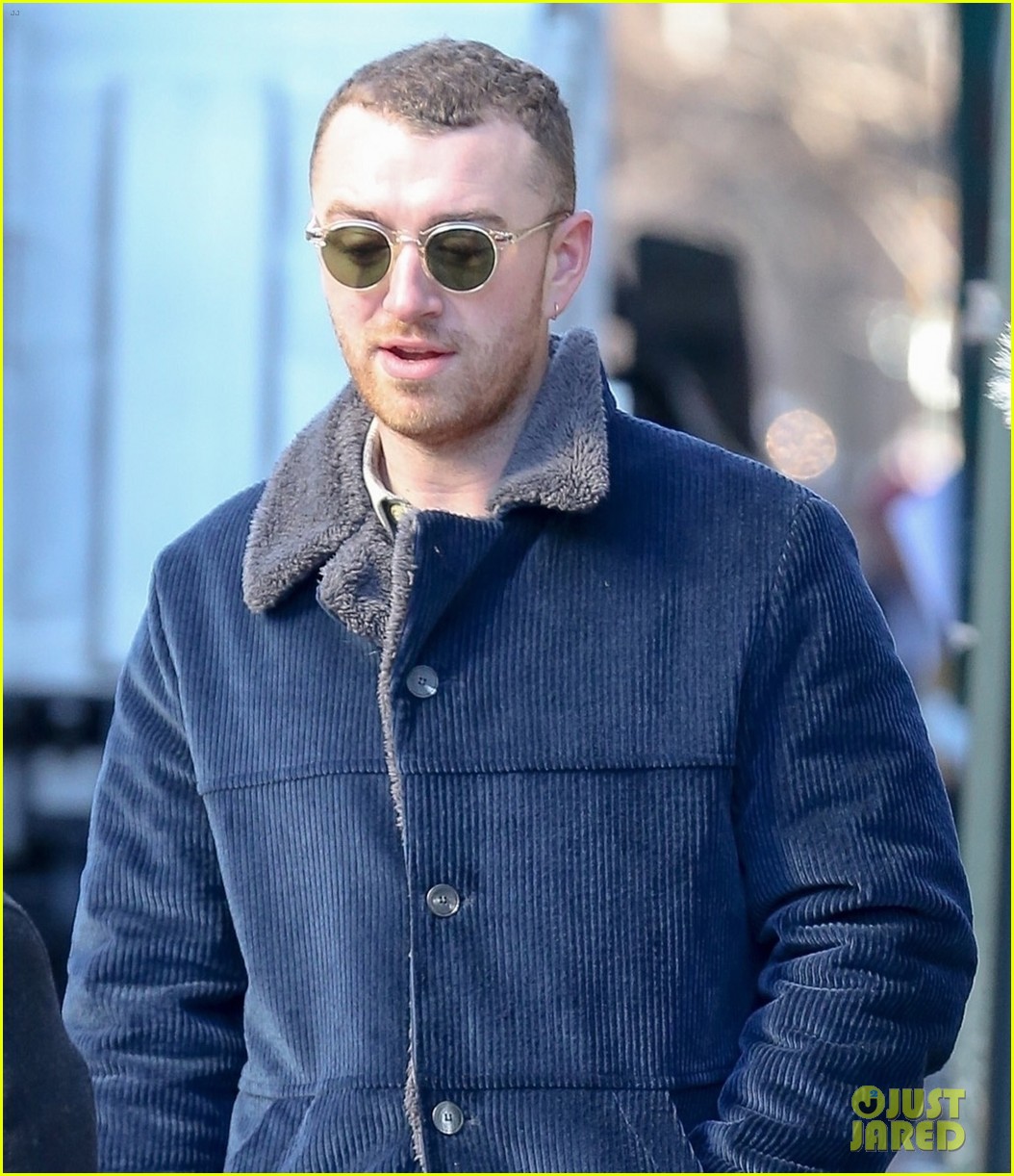 Sam Smith Enjoys a Walk in NYC Before the Grammy Awards | Photo 1135662 ...
