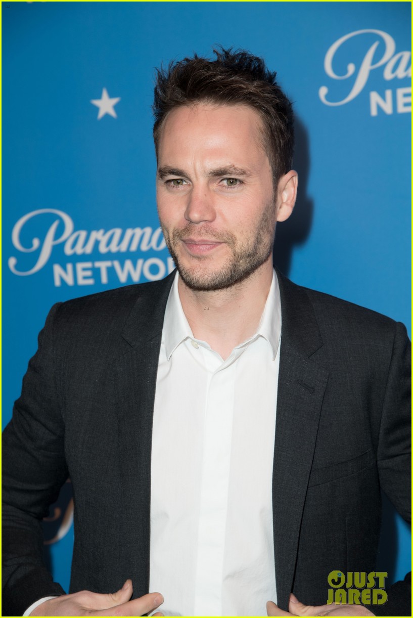 Hailee Steinfeld Rocks Bold Red Lipstick at Paramount Network Launch ...