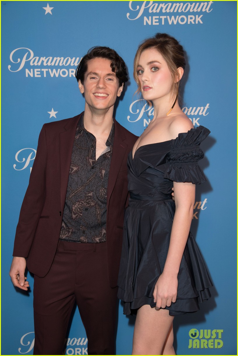 Hailee Steinfeld Rocks Bold Red Lipstick at Paramount Network Launch ...