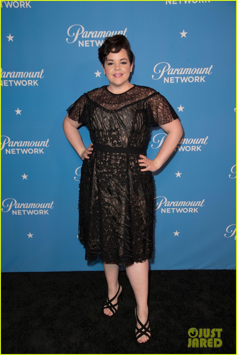 Hailee Steinfeld Rocks Bold Red Lipstick at Paramount Network Launch ...