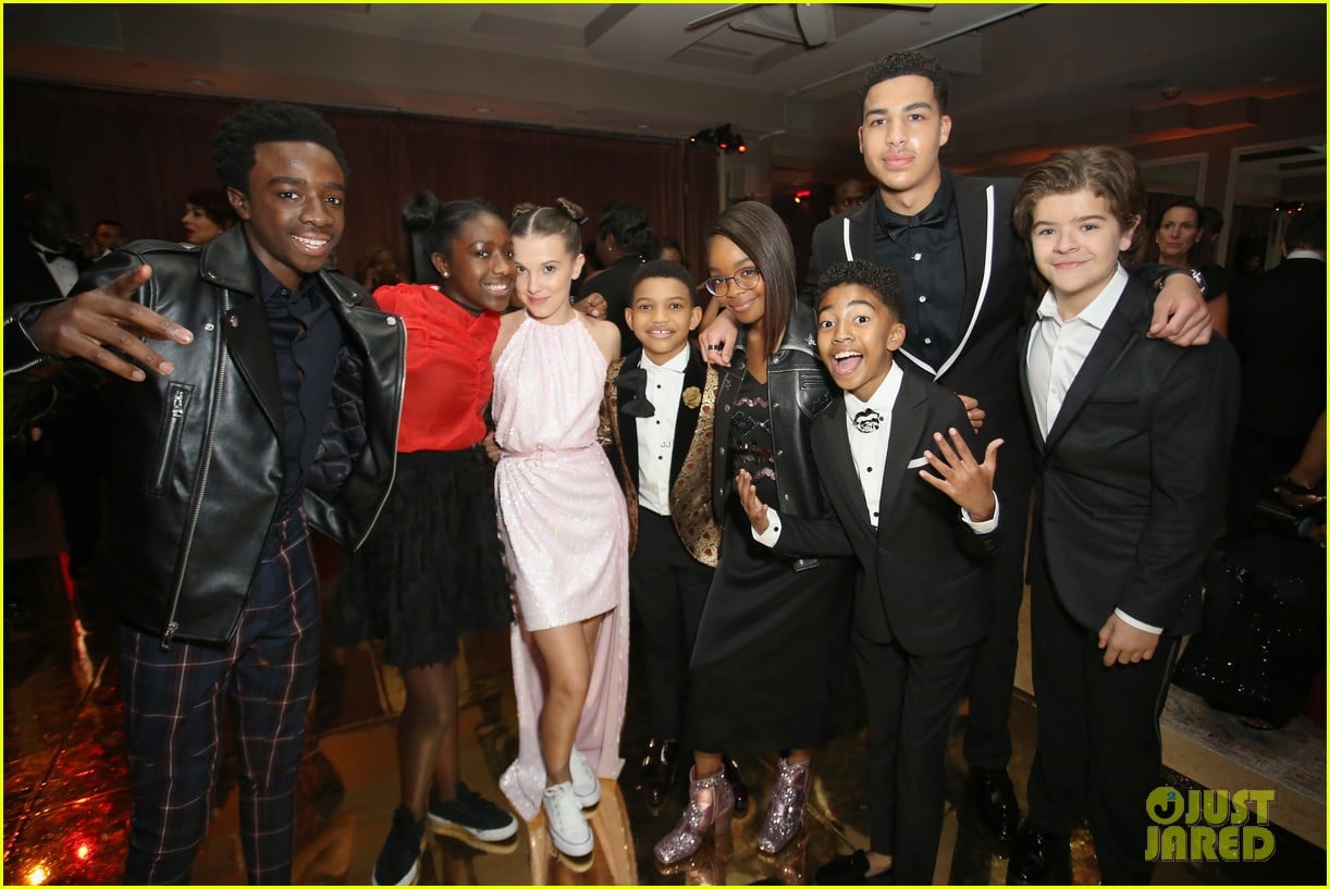'Stranger Things' & 'black-ish' Kids Start a Dance Party at SAG Awards ...