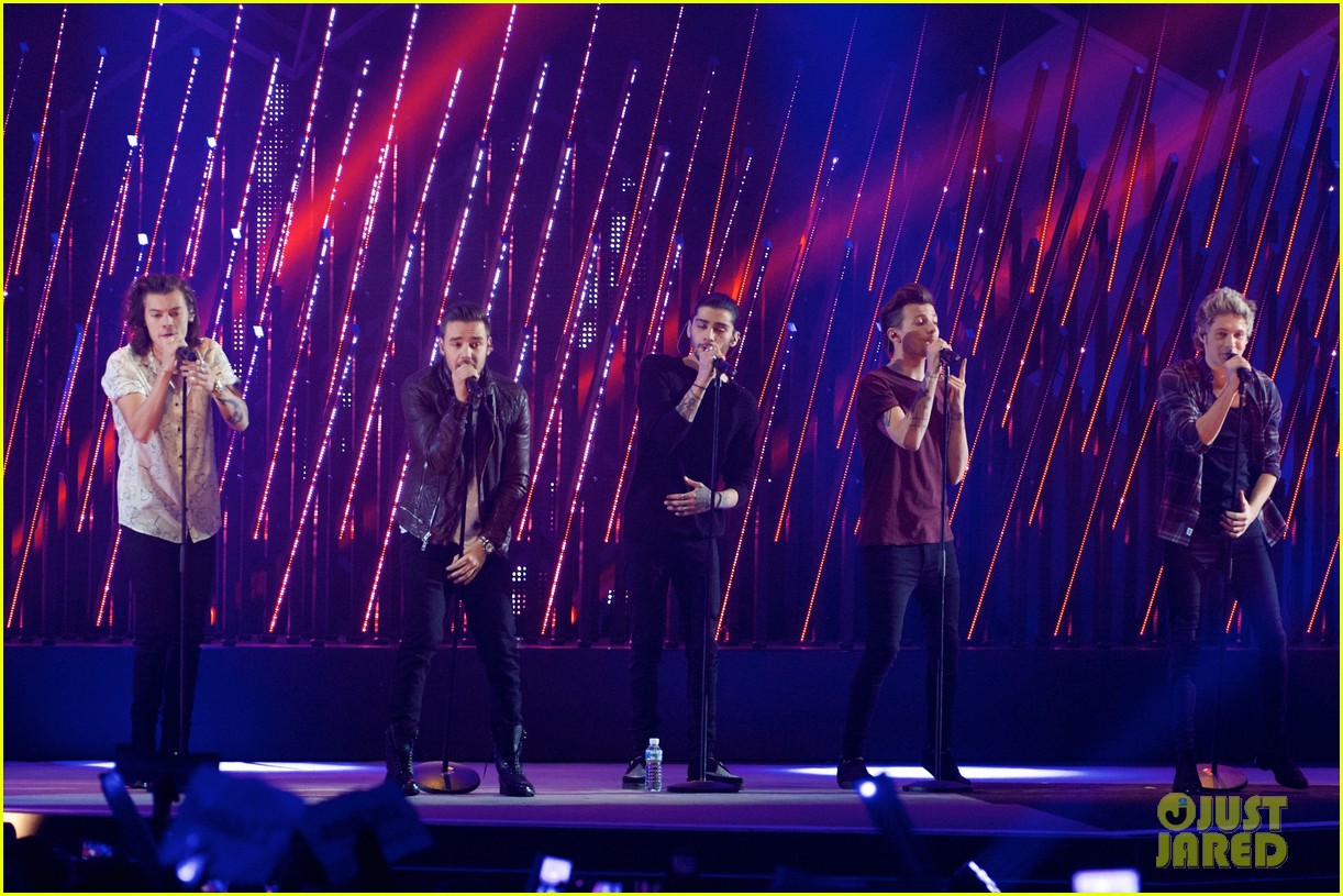 Louis Tomlinson Opens Up About One Direction's Matching Tattoos | Photo ...