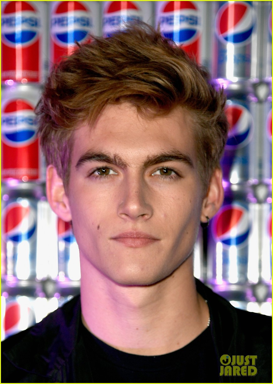 Presley Gerber & Mom Cindy Crawford Celebrate Pepsi Generations | Photo ...