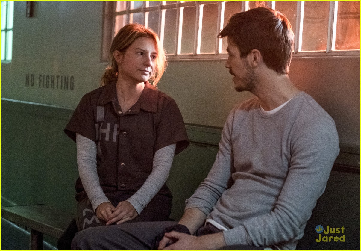 Full Sized Photo of barry breakout prison the flash 12 | Barry Allen ...