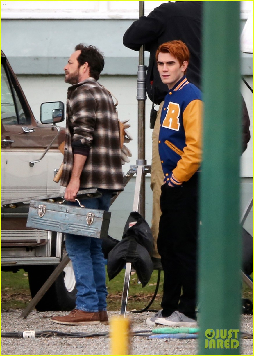 Full Sized Photo of kj apa films with riverdale dad luke perry 01 | KJ ...
