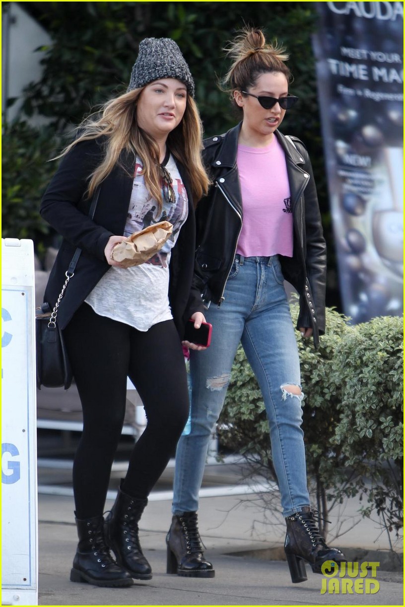 Ashley Tisdale Jokes This Throwback Photo with Miley Cyrus Is 'Amazing ...