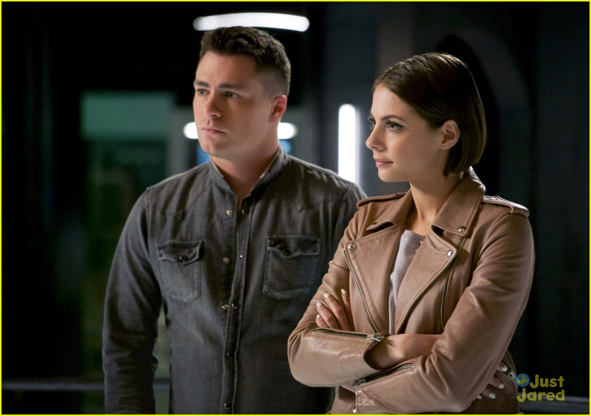 Rebels are After Thea On An All-New 'Arrow' - Watch a Sneak Peek ...