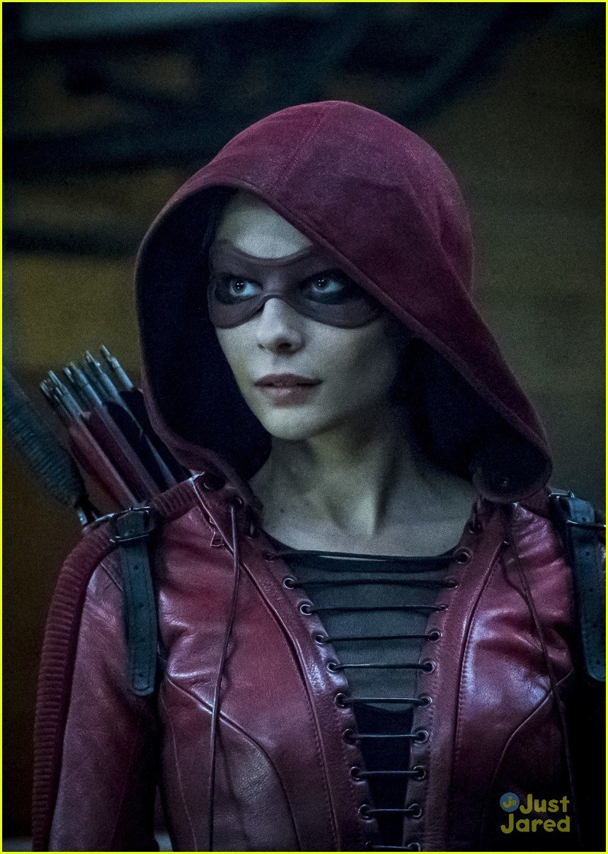 Rebels are After Thea On An All-New 'Arrow' - Watch a Sneak Peek ...