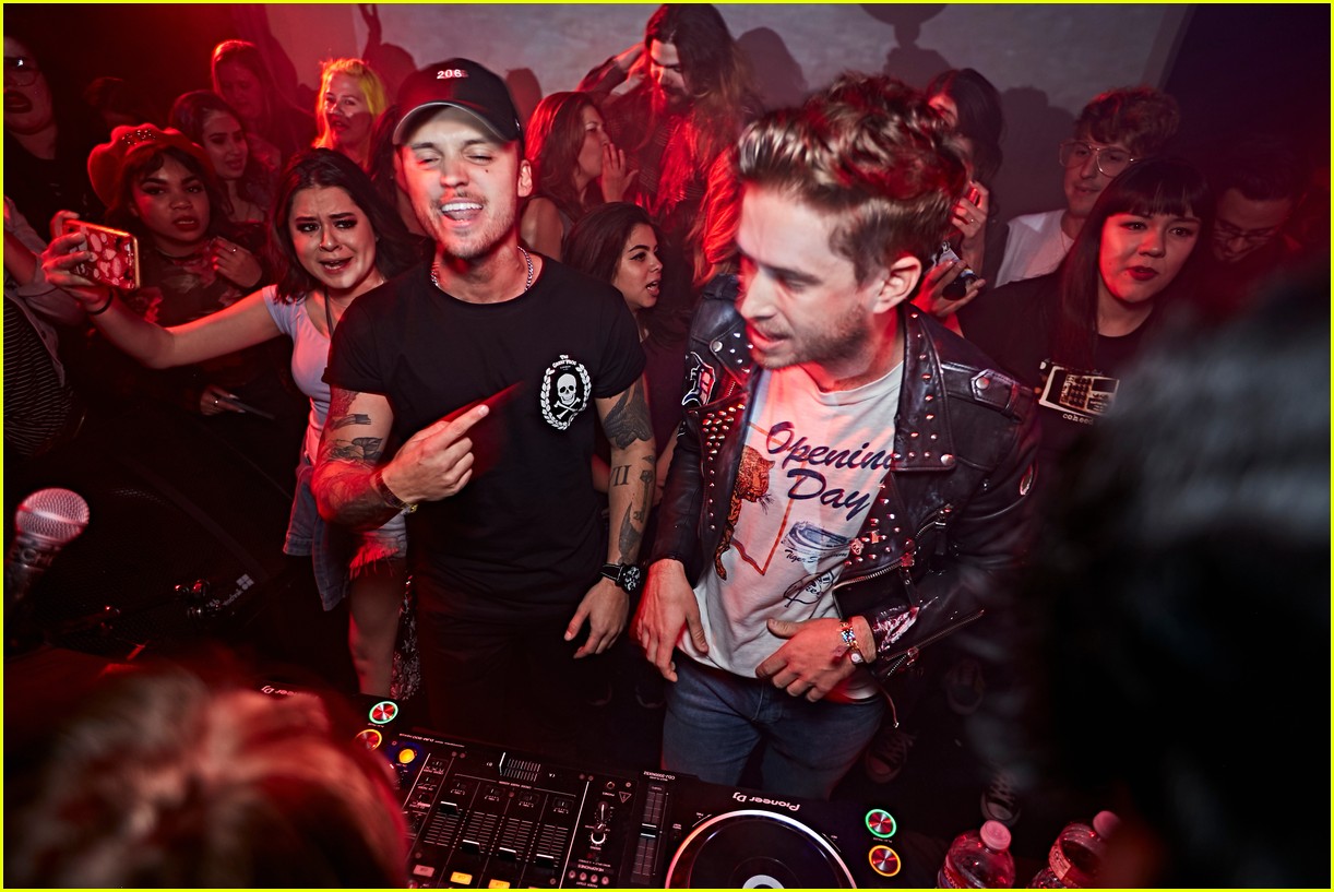 Full Sized Photo of brian dales the summer set emo nite 02 | The Summer ...