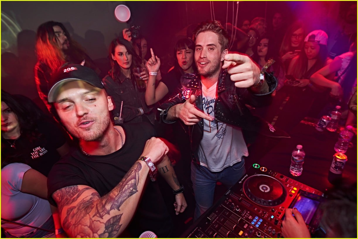 The Summer Set's Brian Dales Takes the Stage at Emo Nite! | Photo ...