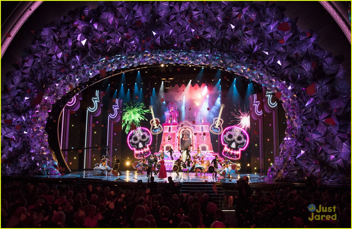 'Coco's Best Original Song Win at Oscars Makes Songwriter Robert Lopez ...