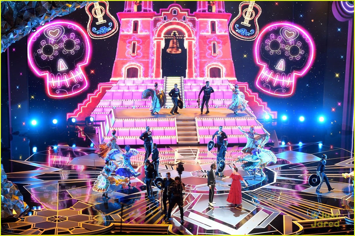 'Coco's Best Original Song Win at Oscars Makes Songwriter Robert Lopez ...