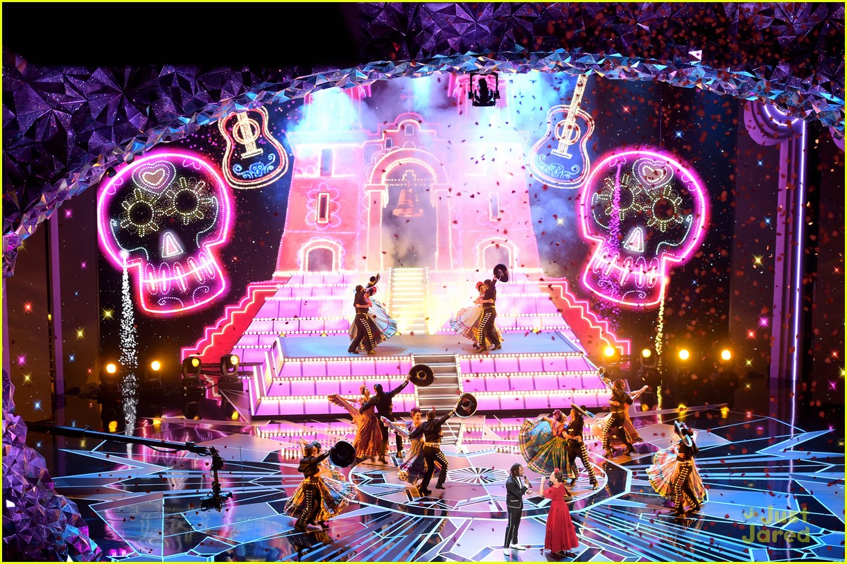 'Coco's Best Original Song Win at Oscars Makes Songwriter Robert Lopez ...