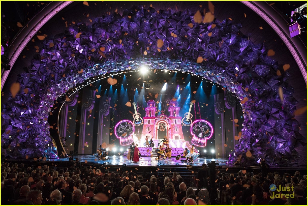 Full Sized Photo of coco original song oscars robert lopez double egot ...