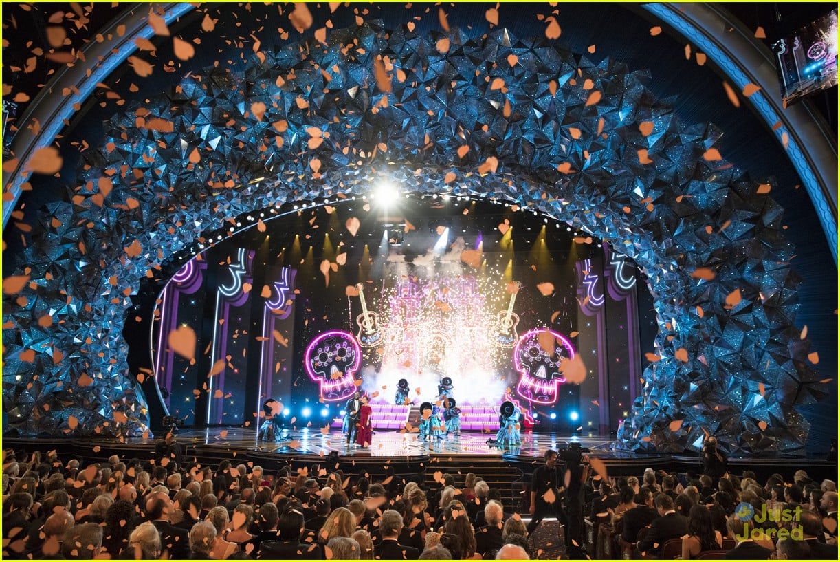 'Coco's Best Original Song Win at Oscars Makes Songwriter Robert Lopez ...