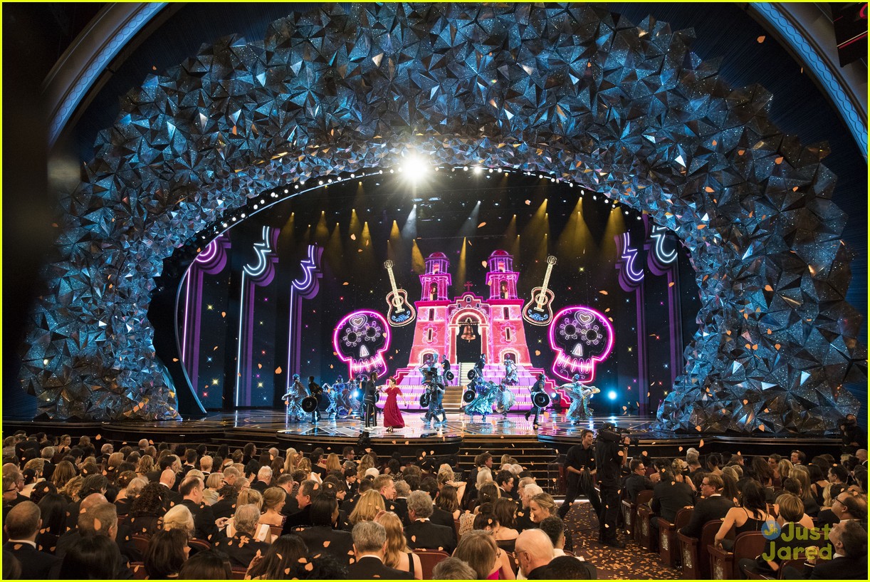 'Coco's Best Original Song Win at Oscars Makes Songwriter Robert Lopez ...