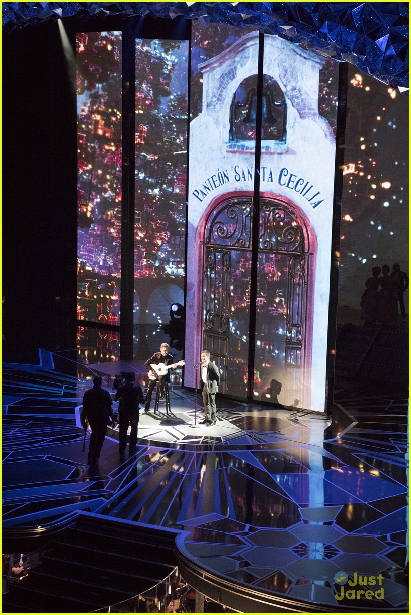 Full Sized Photo of coco original song oscars robert lopez double egot ...