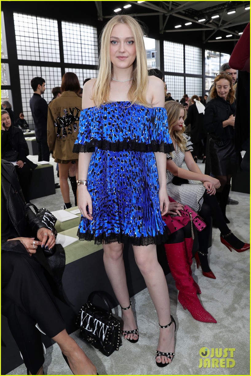Ava Phillippe, Naomi Scott & Dakota Fanning Attend Valentino Paris ...