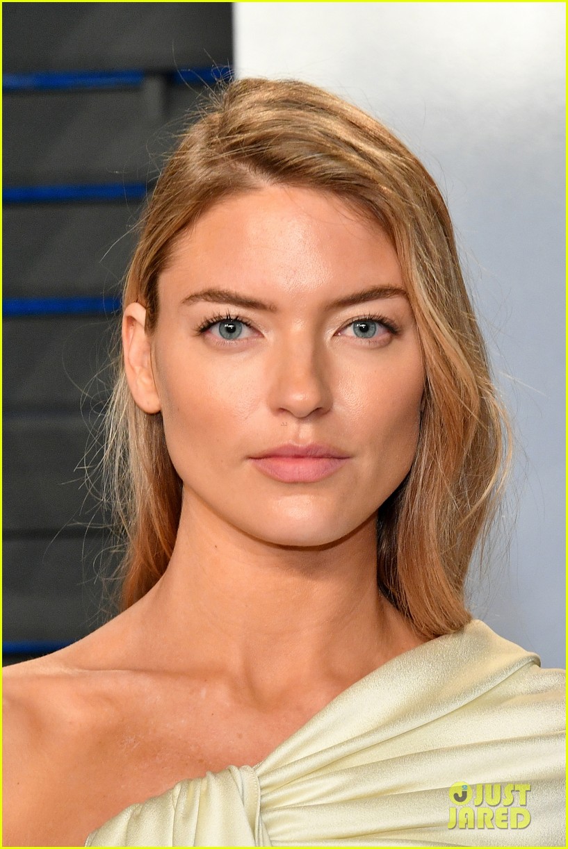 Hailey Baldwin Was Really Excited About These Two Oscar Winners | Photo ...