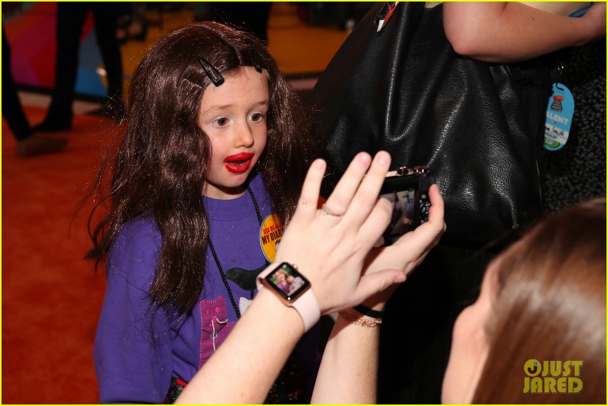 Full Sized Photo of colleen ballinger niece parker miranda sings kids ...