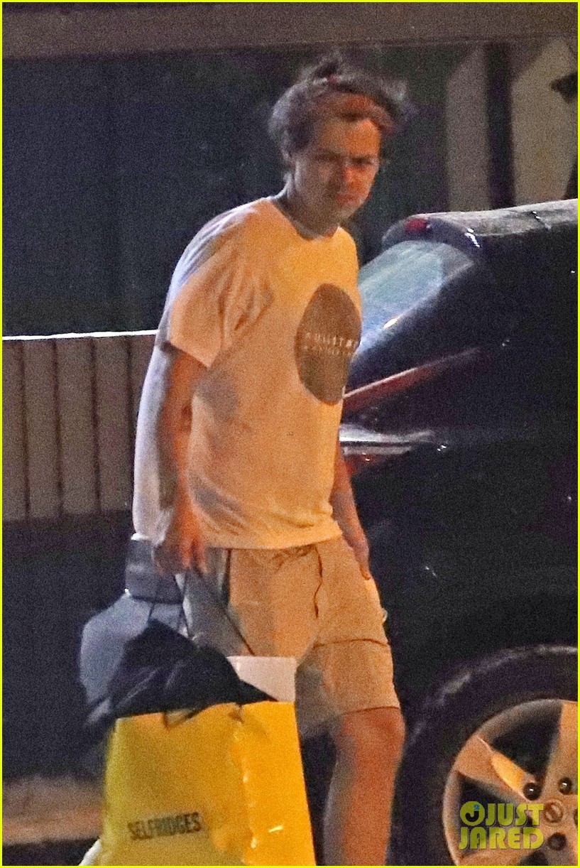 Full Sized Photo of harry styles hits the gym before announcing new ...