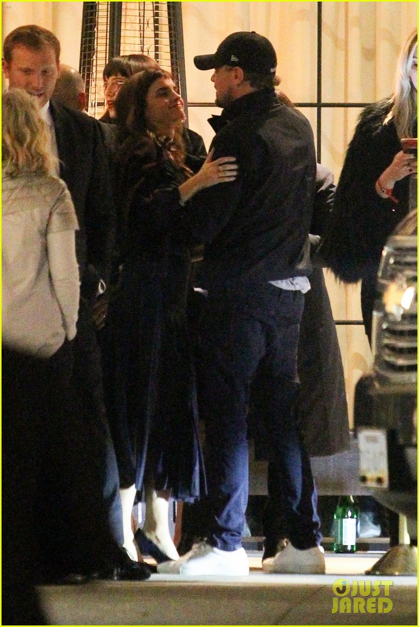 Emma Watson Gives Leonardo DiCaprio a Hug at Pre-Oscars Party | Photo ...