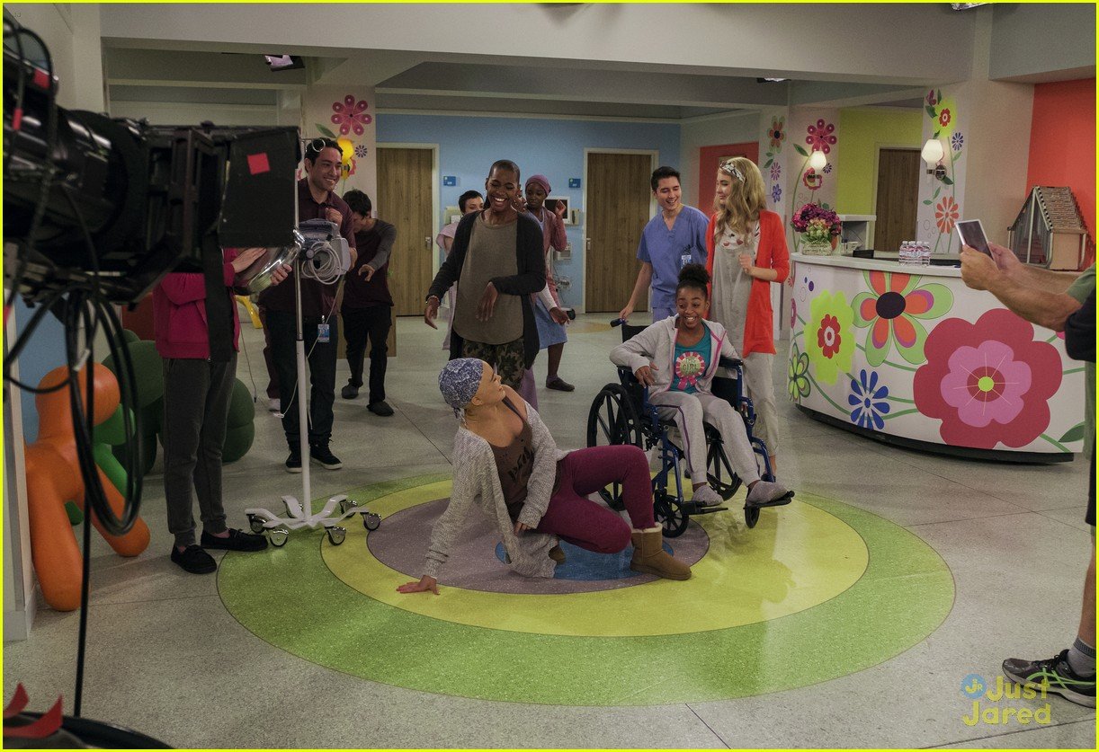 Paris Berelc Reveals How She Prepared To Play Someone with Cancer on ...