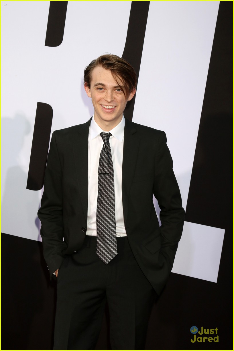 Dylan Riley Snyder & Allisyn Ashley Arm Couple Up For 'Blockers ...