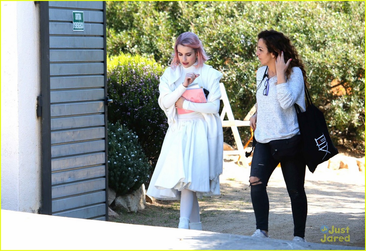 Emma Roberts Now Has Pink Hair For New Movie 'Paradise Hills'! | Photo ...