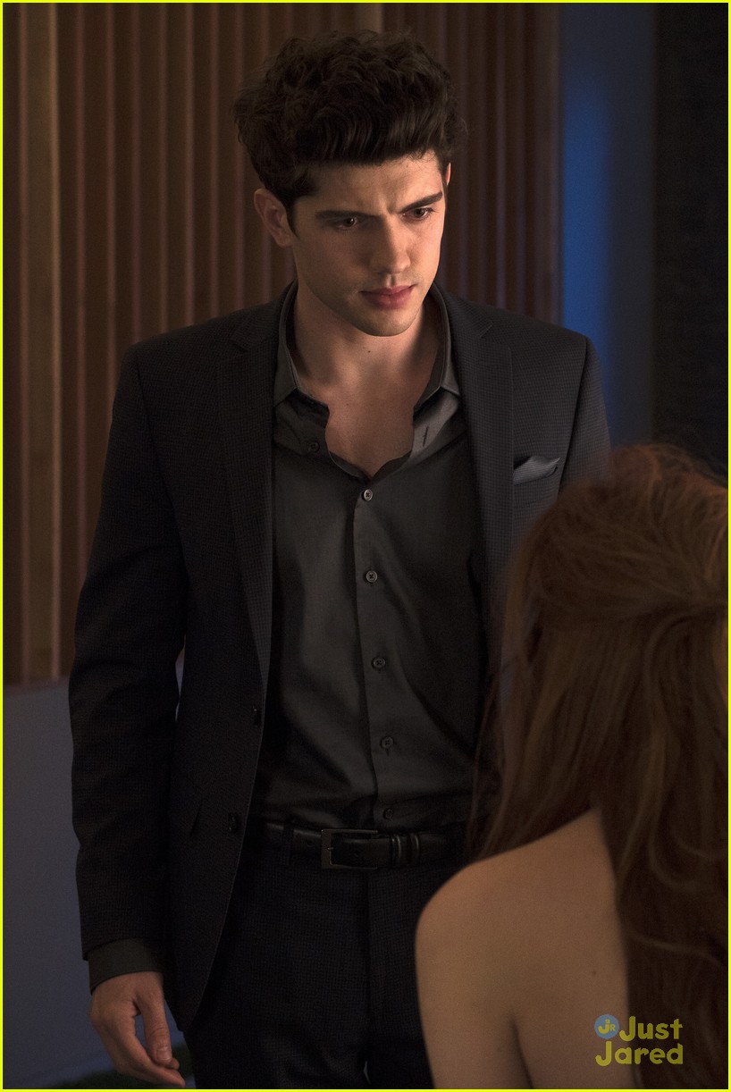 Rainer Leans on Harper While Throwing a Charity Event on Tonight's ...