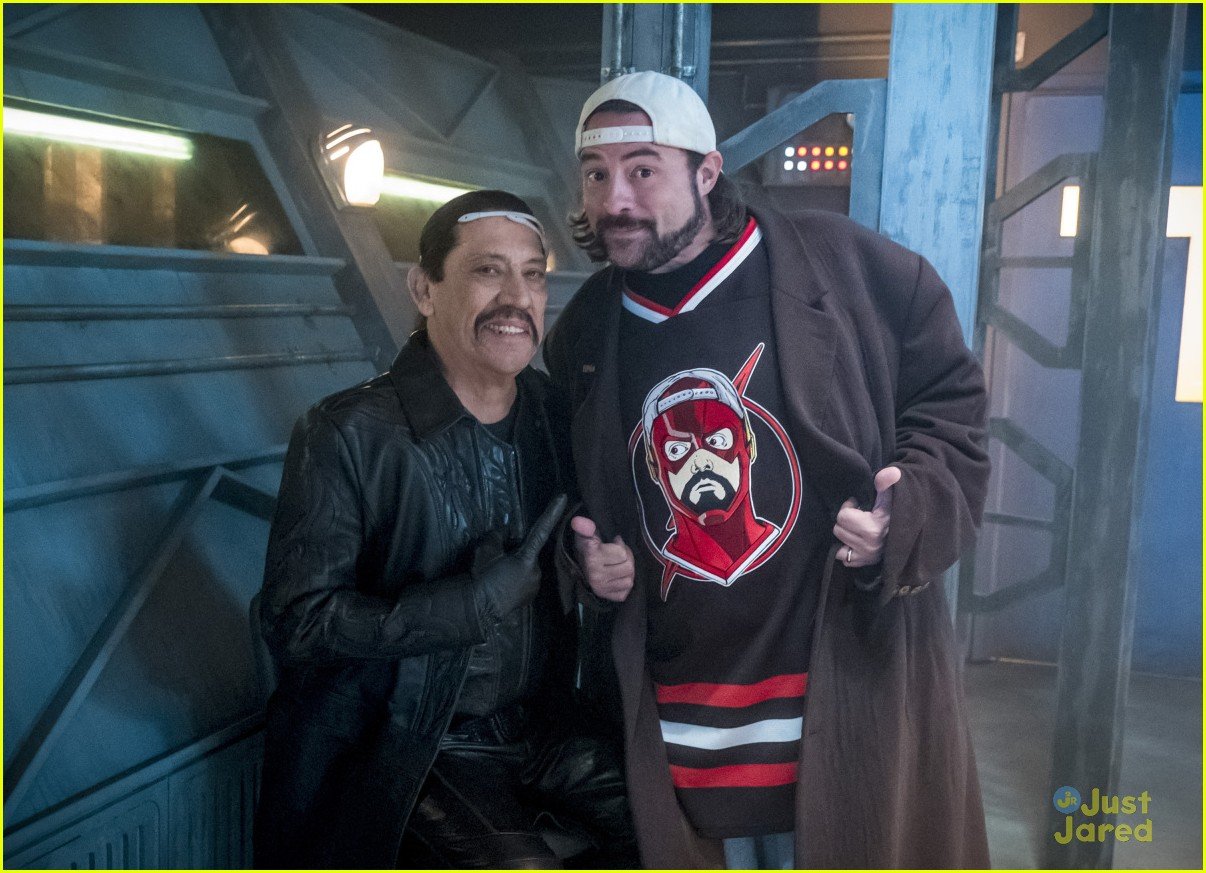 Carlos Valdes Previews The Reason Why Breacher Returns on 'The Flash ...