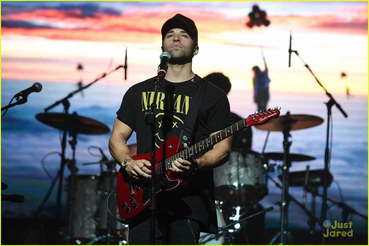 Jake Miller Calls Hometown Tour Stop Show His Favorite Ever | Photo ...