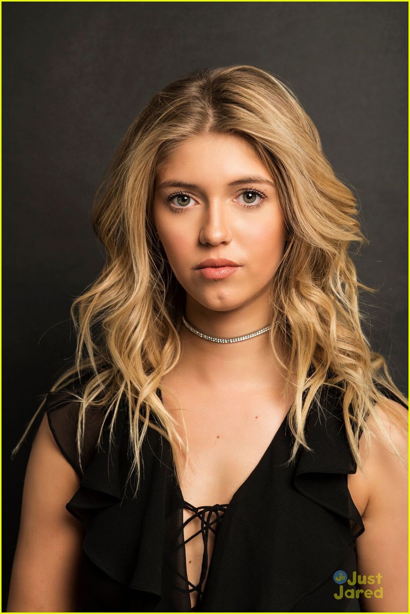 Full Sized Photo of lexi dibenedetto 10 fun facts exclusive 02 ...