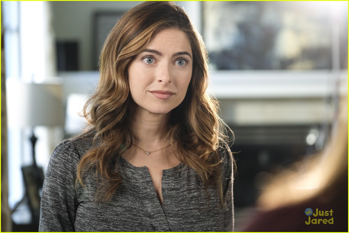 Stella Helps Brother Aiden Get A Job - That He's Horrible At - on 'Life ...