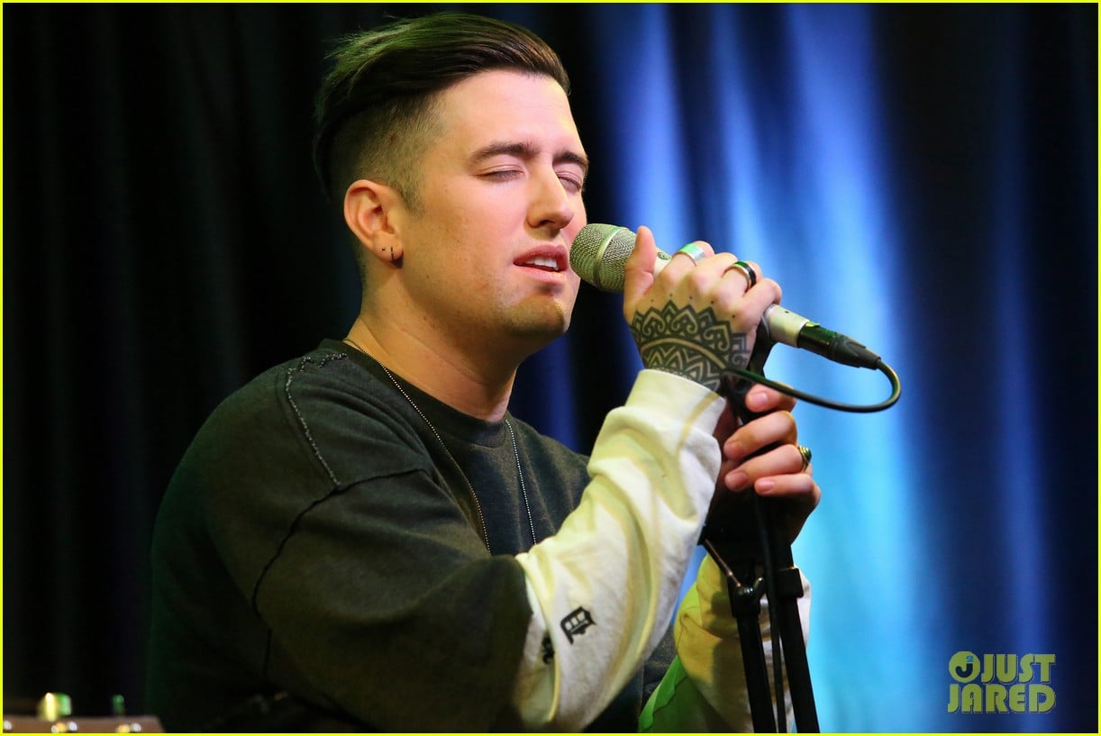 Logan Henderson Promotes New Music & Spring Tour | Photo 1154795 ...