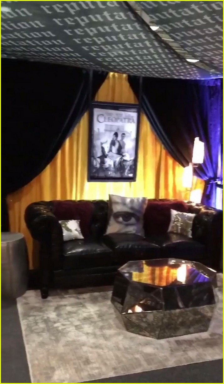 Taylor Swift Teases Special Backstage Room for 'Reputation Tour ...