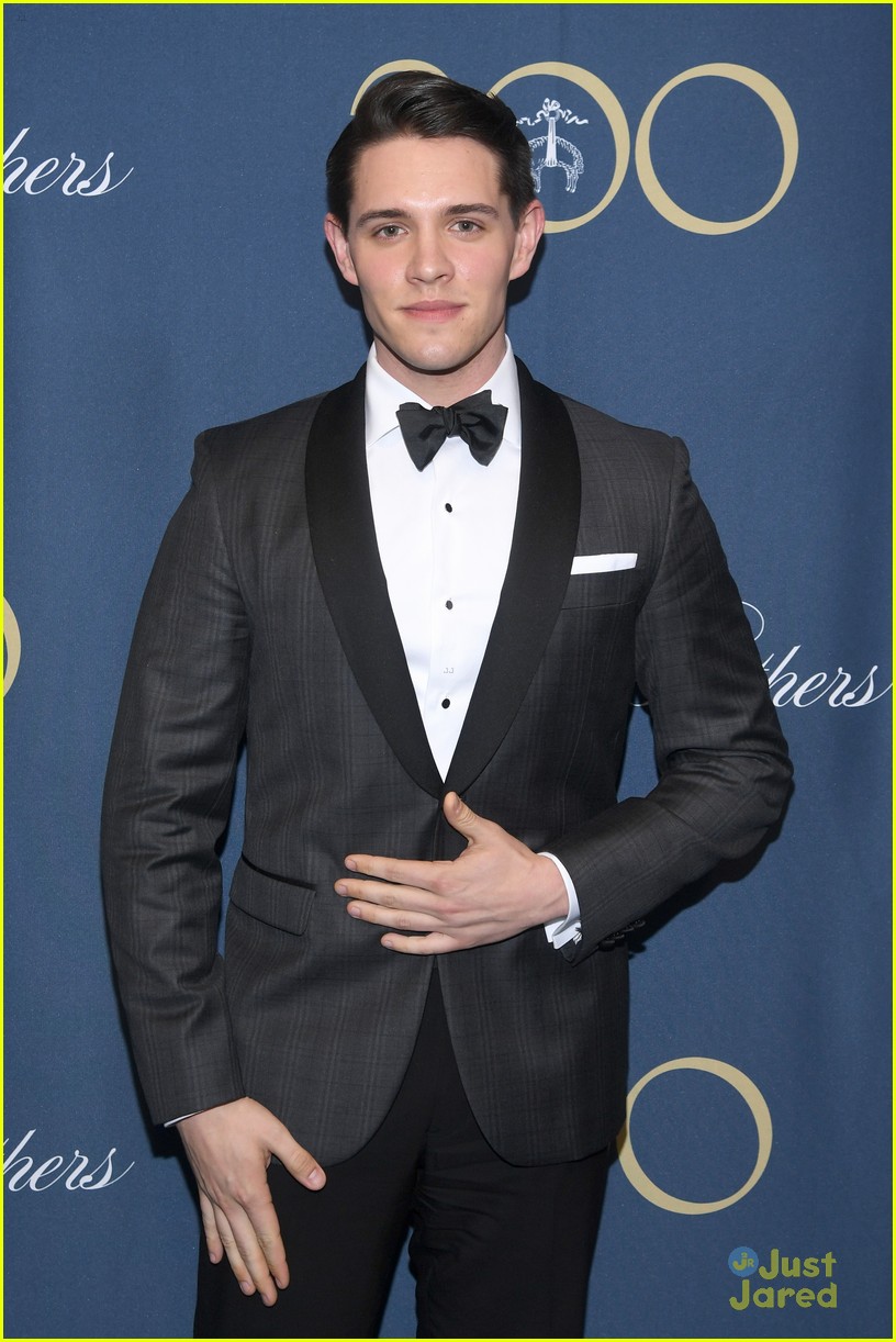 Yara Shahidi & Casey Cott Dress To The Nines For Brooks Brothers ...