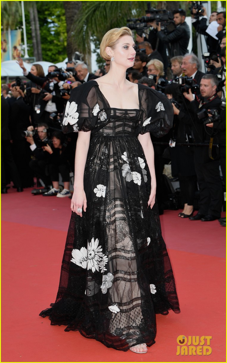 Joe Alwyn Looks Dapper at 'Solo: A Star Wars Story' Premiere in Cannes ...