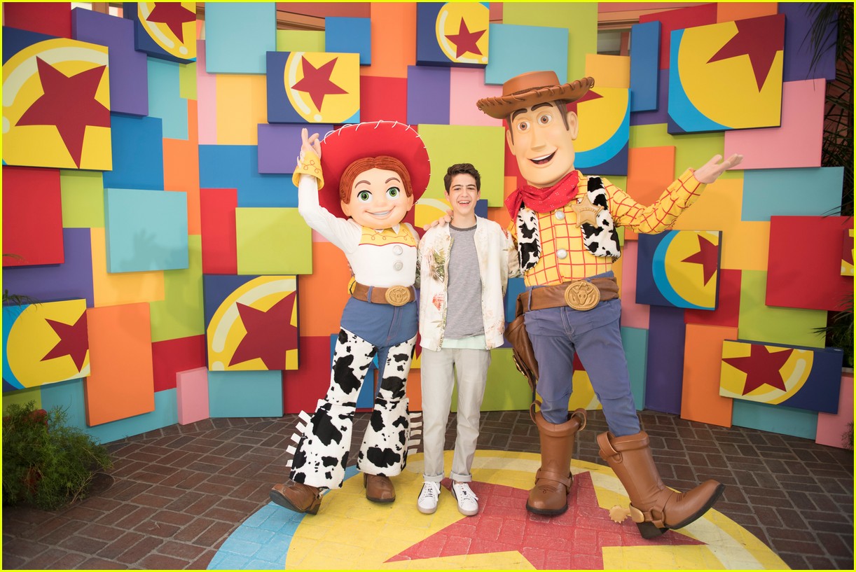 Andi Mack Cast Takes On Disneyland For Go Fan Fest Photo 1159381 Photo Gallery Just