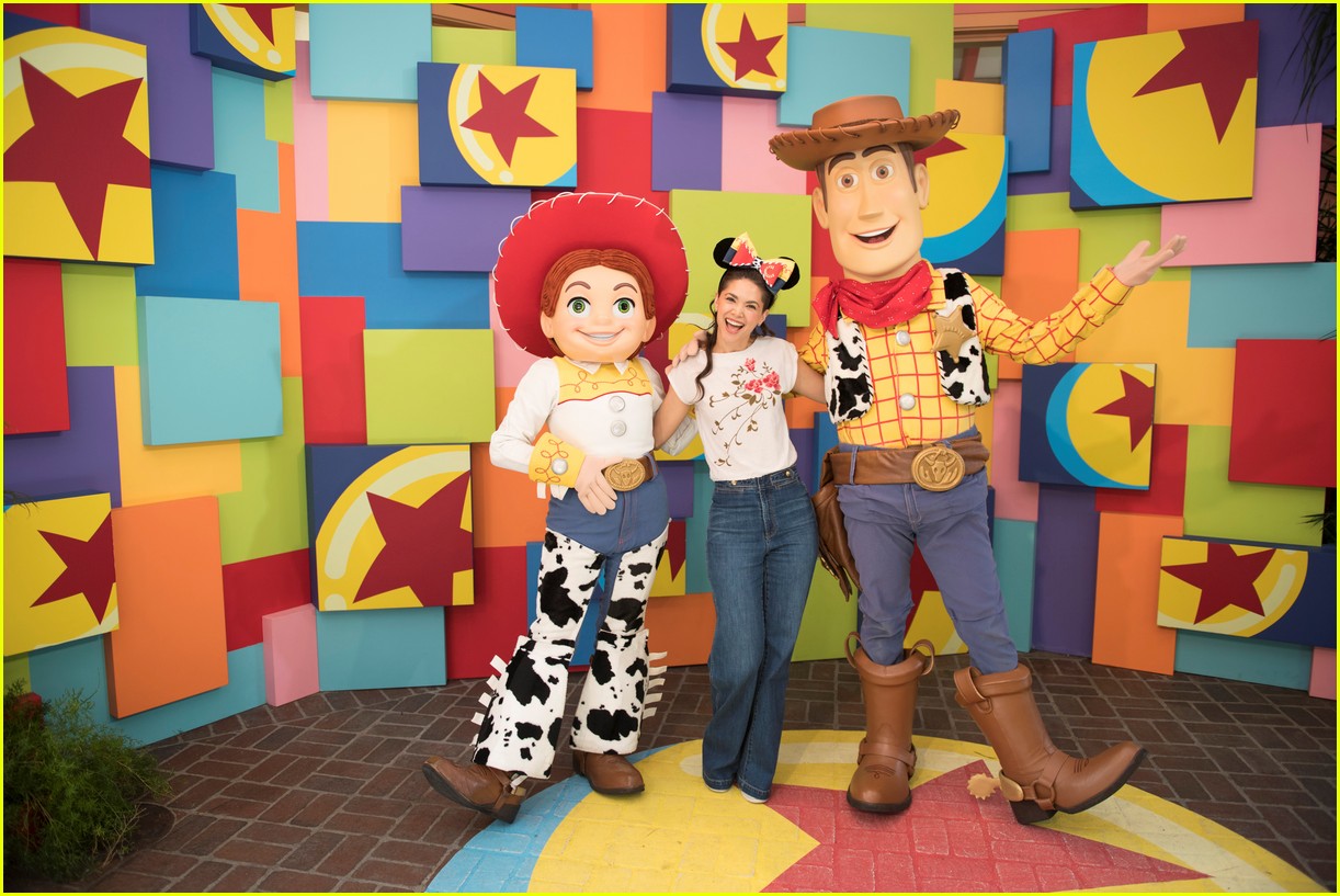 'Andi Mack' Cast Takes On Disneyland for GO! Fan Fest! | Photo 1159388 ...