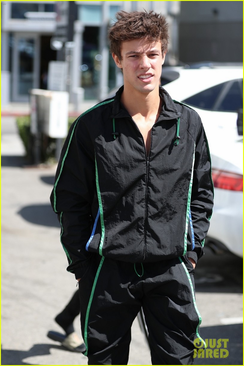 Cameron Dallas Visits Getty Museum with Friends During Memorial Day ...