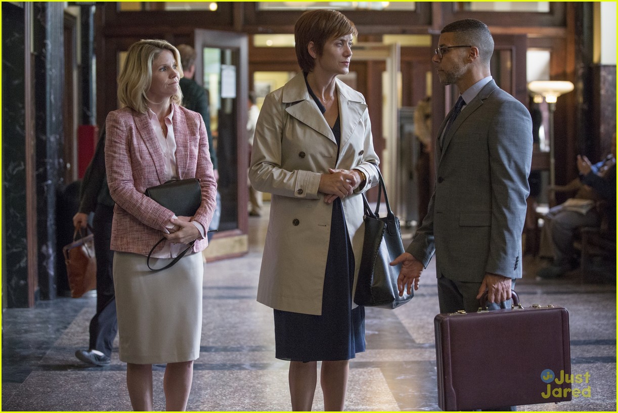 Dylan Minnette Talks Clay's Mental Health in '13 Reasons Why' Season 2 ...