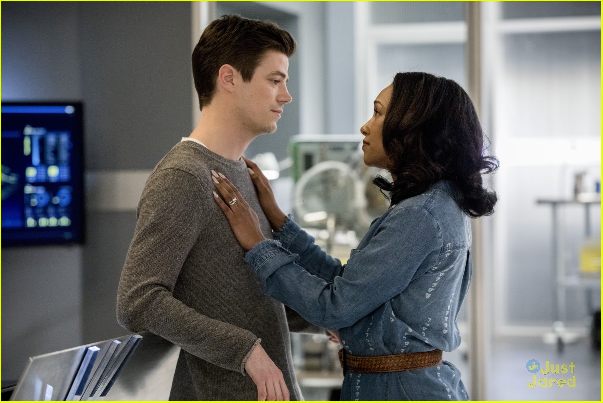 The Flash Calls in Gypsy For Help on Tonight's Episode | Photo 1156921 ...