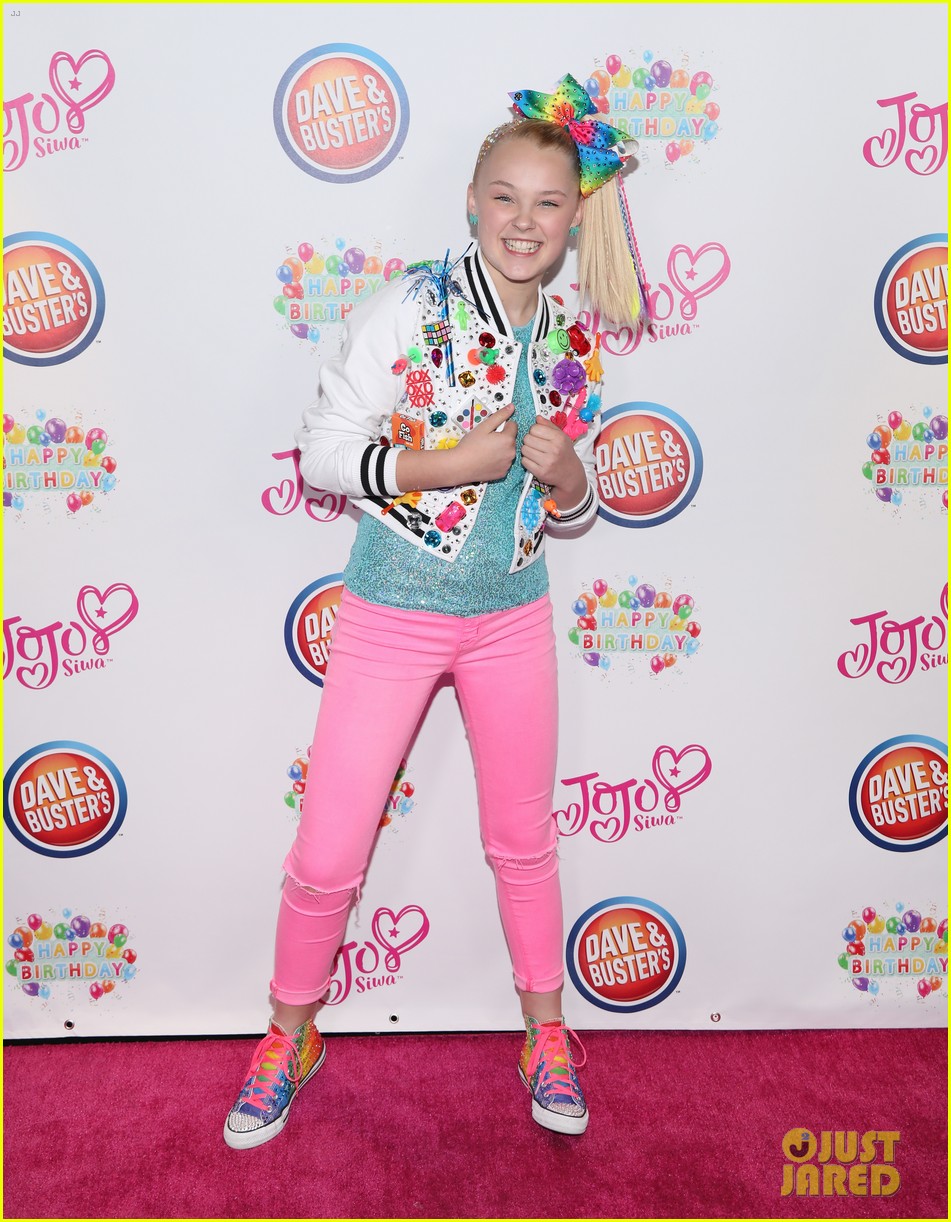 JoJo Siwa Celebrates Birthday at Dave & Busters! | Photo 1160378 ...