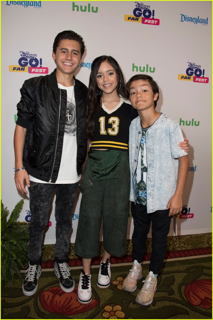 Jenna Ortega Is 'Stuck in the Middle' of Isaak Presley & Malachi Barton ...