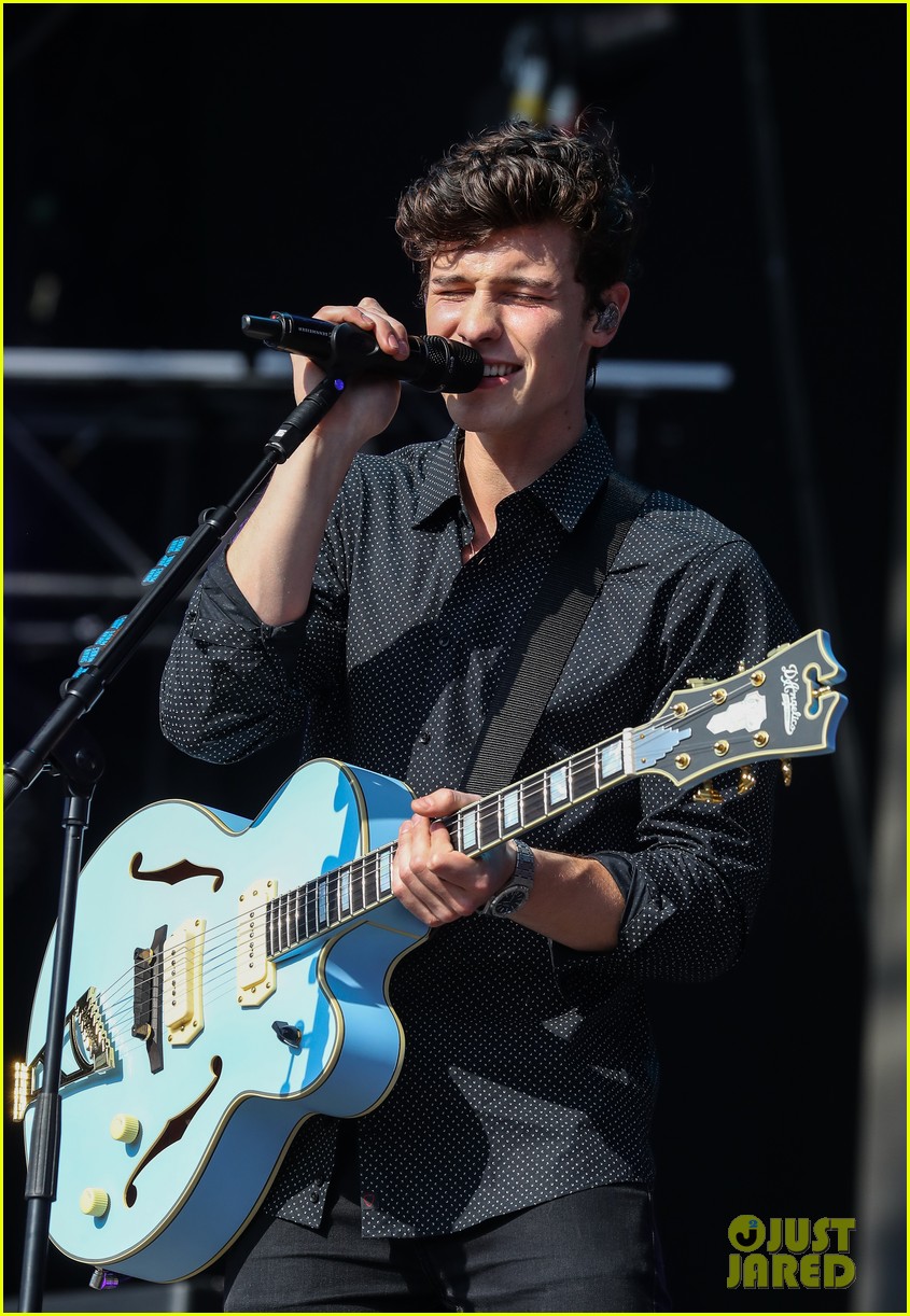 Shawn Mendes Performs With Thirty Seconds to Mars at Biggest Weekend ... Shawn Mendes Performs With Thirty Seconds to Mars at Biggest Weekend ...