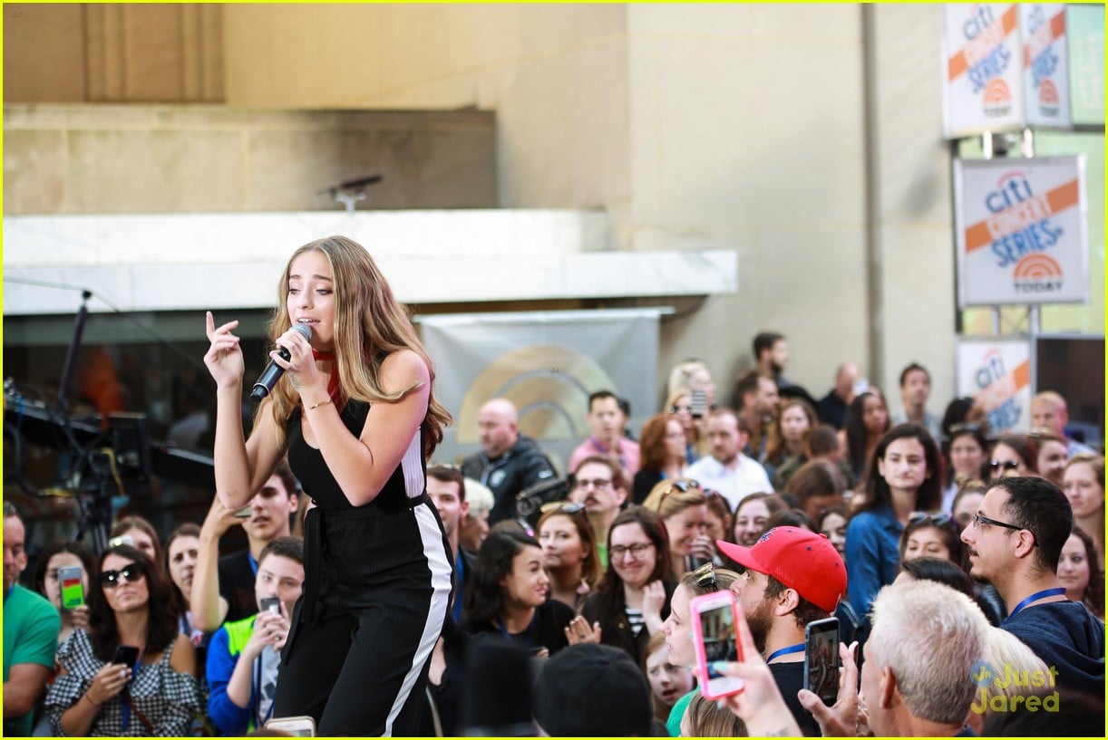 Brynn Cartelli Is Dying to Work With Tori Kelly on Future Music | Photo ...