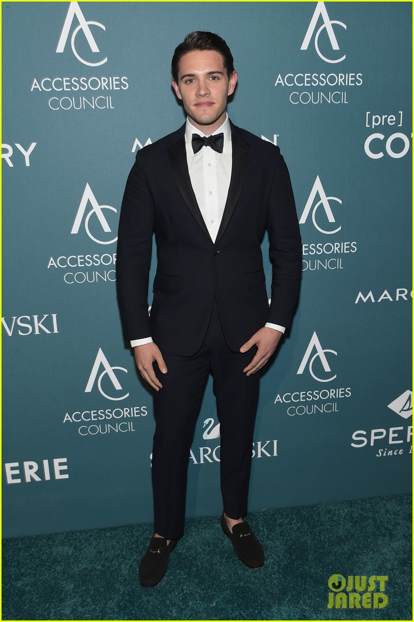 Casey Cott Looks So Dapper at ACE Awards 2018 | Photo 1166200 - Photo ...